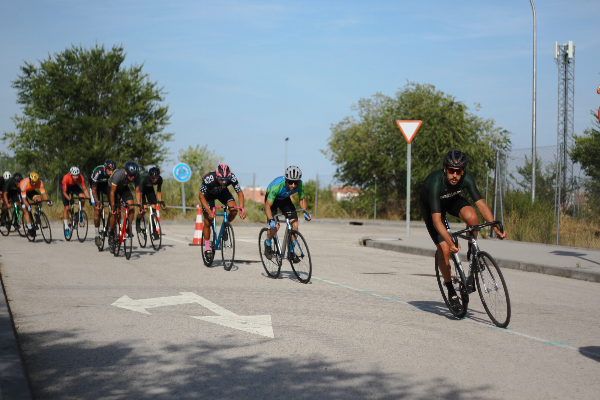 Fixed gear crit racing at the outskirts of Madrid - RAW Cycling Magazine